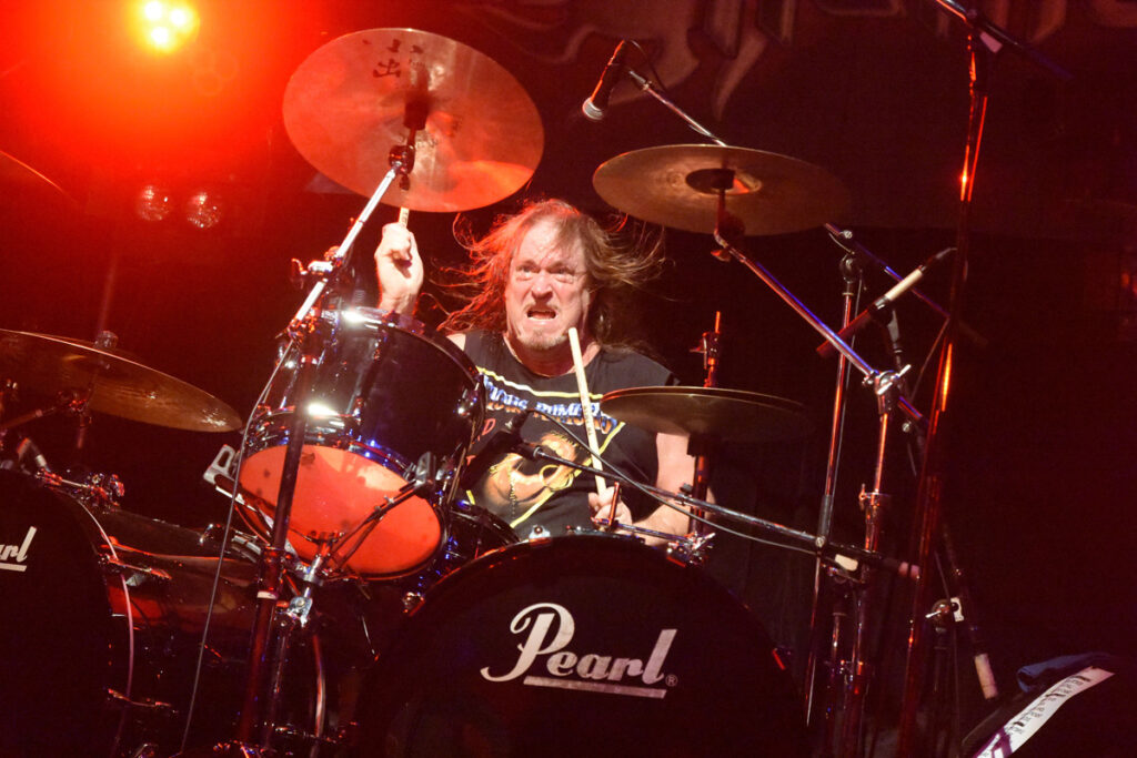 不屈のパワー・メタル！ ヴィシャス・ルーマーズ2023来日全公演レポート！ – YOUNG GUITAR