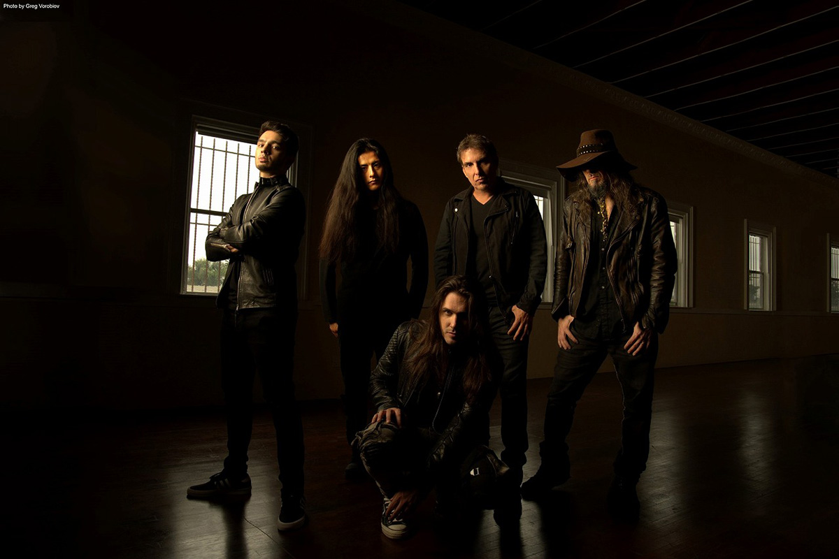 フーム・ゴッズ・ディストロイ『INSANIUM』日本盤が4月24日に発売 – YOUNG GUITAR