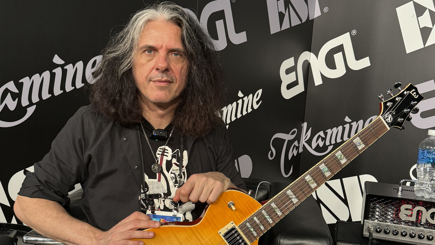 アレックス・スコルニック、自身のESPモデルは「どんなギグに出ても不安がない！」 – YOUNG GUITAR