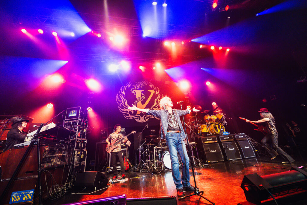VOW WOW、14年ぶりの奇跡的再集結で見せ付けた唯一無二の魅力 2024.6.30 川崎クラブチッタ – YOUNG GUITAR