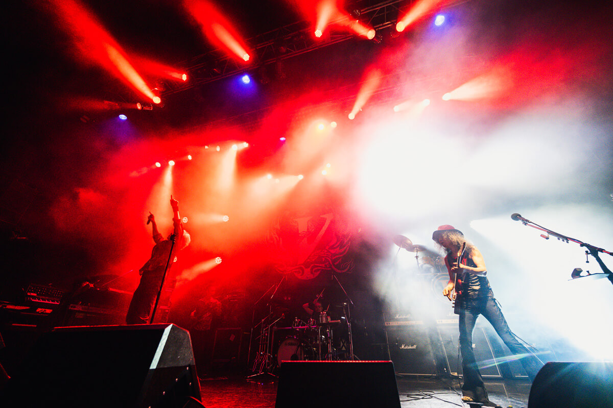 VOW WOW、14年ぶりの奇跡的再集結で見せ付けた唯一無二の魅力 2024.6.30 川崎クラブチッタ – YOUNG GUITAR