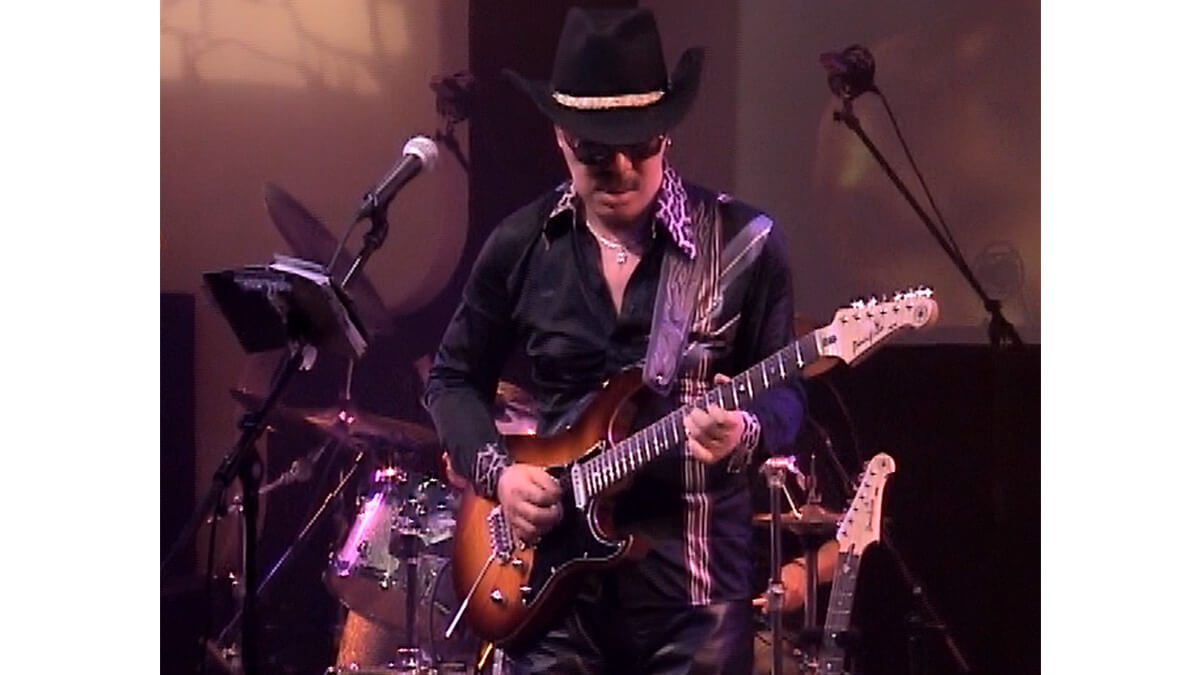 SHOGUN、デビュー45周年記念第1弾作『best Mellow tunes』発表 – YOUNG GUITAR