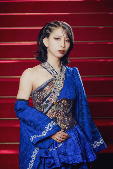 HAGANE全国ツアーに北海道を含む追加9公演決定、新衣装も解禁 – YOUNG GUITAR