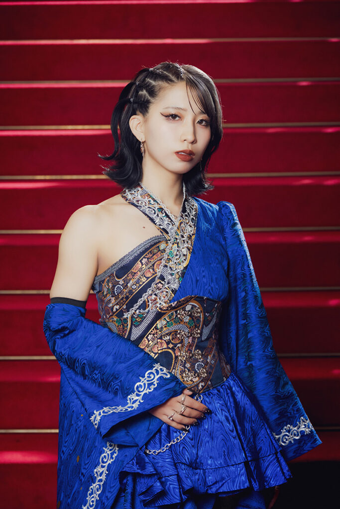 HAGANE全国ツアーに北海道を含む追加9公演決定、新衣装も解禁 – YOUNG GUITAR